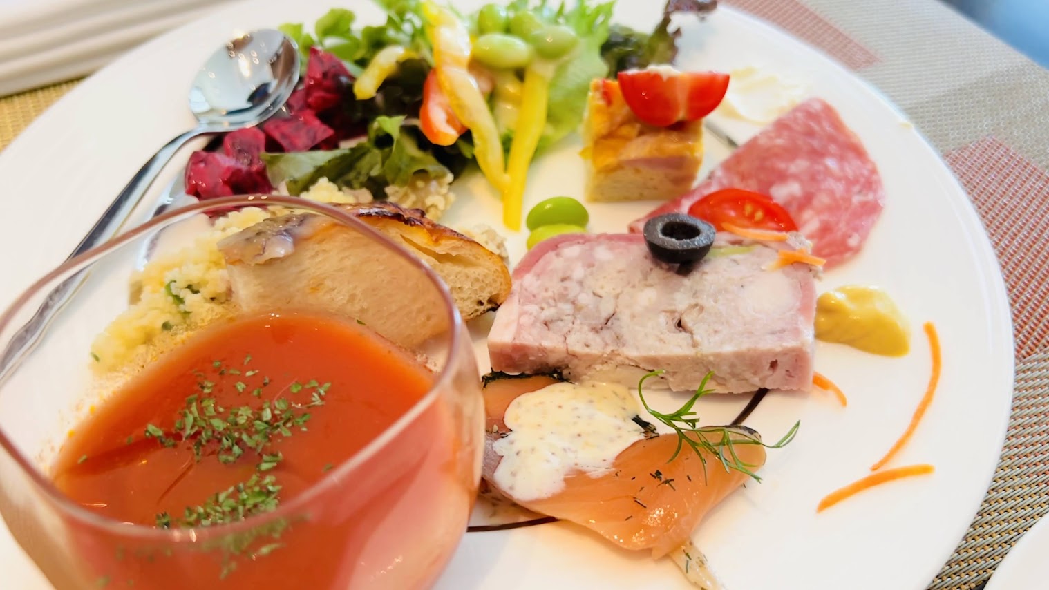 NOKA Roast&Grill( ノカローストグリル)でビュッフェランチ。20階から大阪の街を眺めながら、贅沢なひとときを楽しむ ...